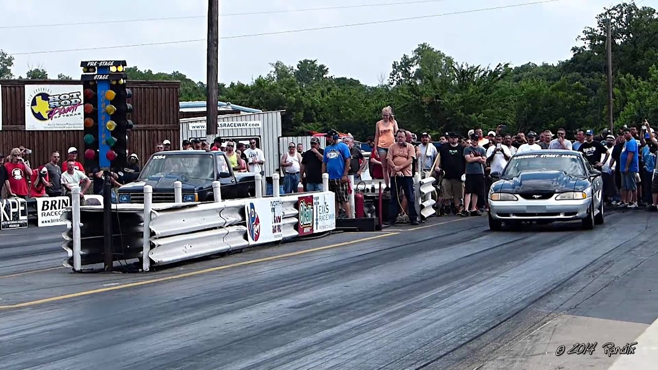 BK Hoffman VS Dave Comstock 1st Rnd SMNP May 2014 (Street Outlaws ...