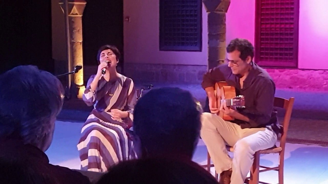 Mechita - Vakia Stavrou - YouTube