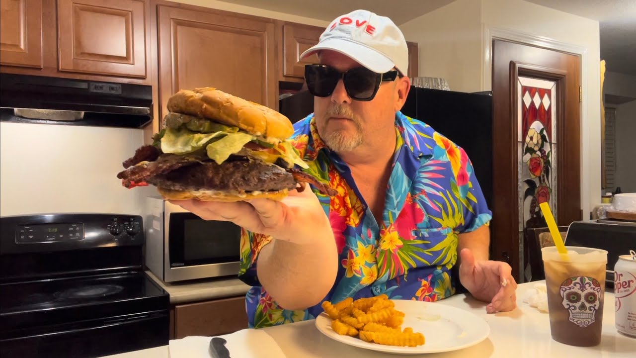 MASSIVE CHEESEBURGER COMEDY EATING SHOW MUKBANG - YouTube