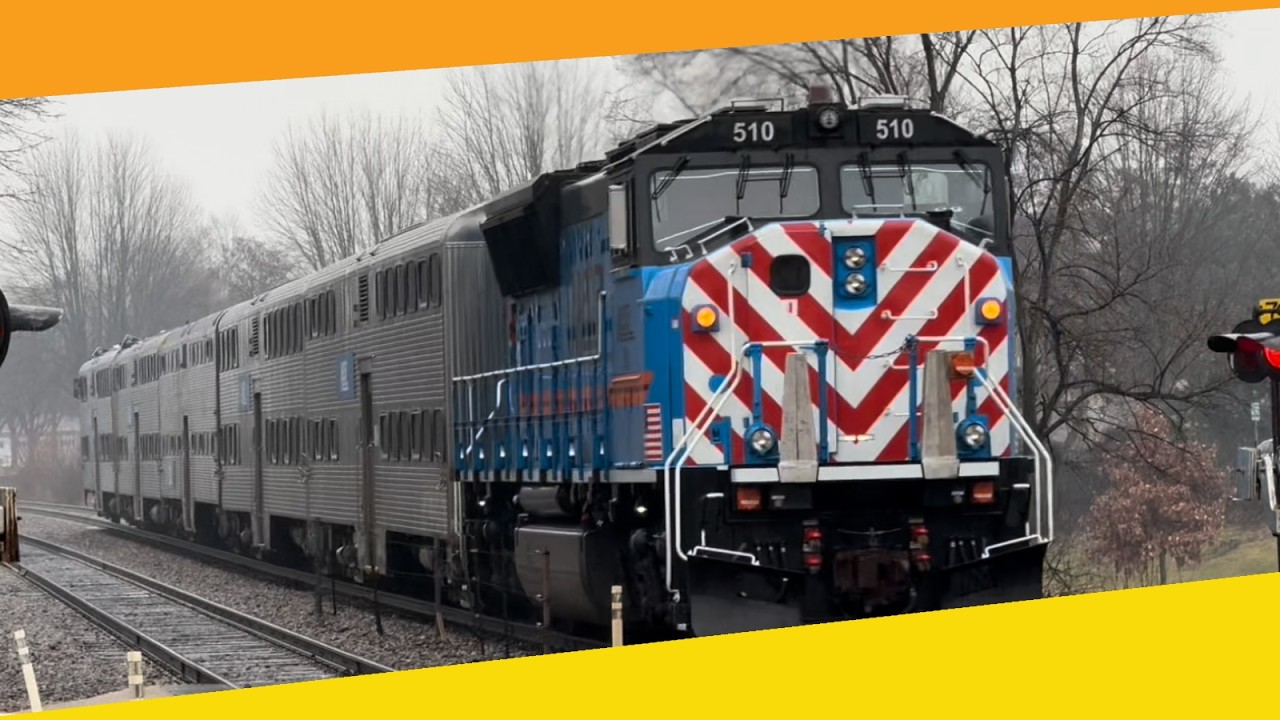 Metra trains on the Union Pacific Northwest and Milwaukee West lines ...