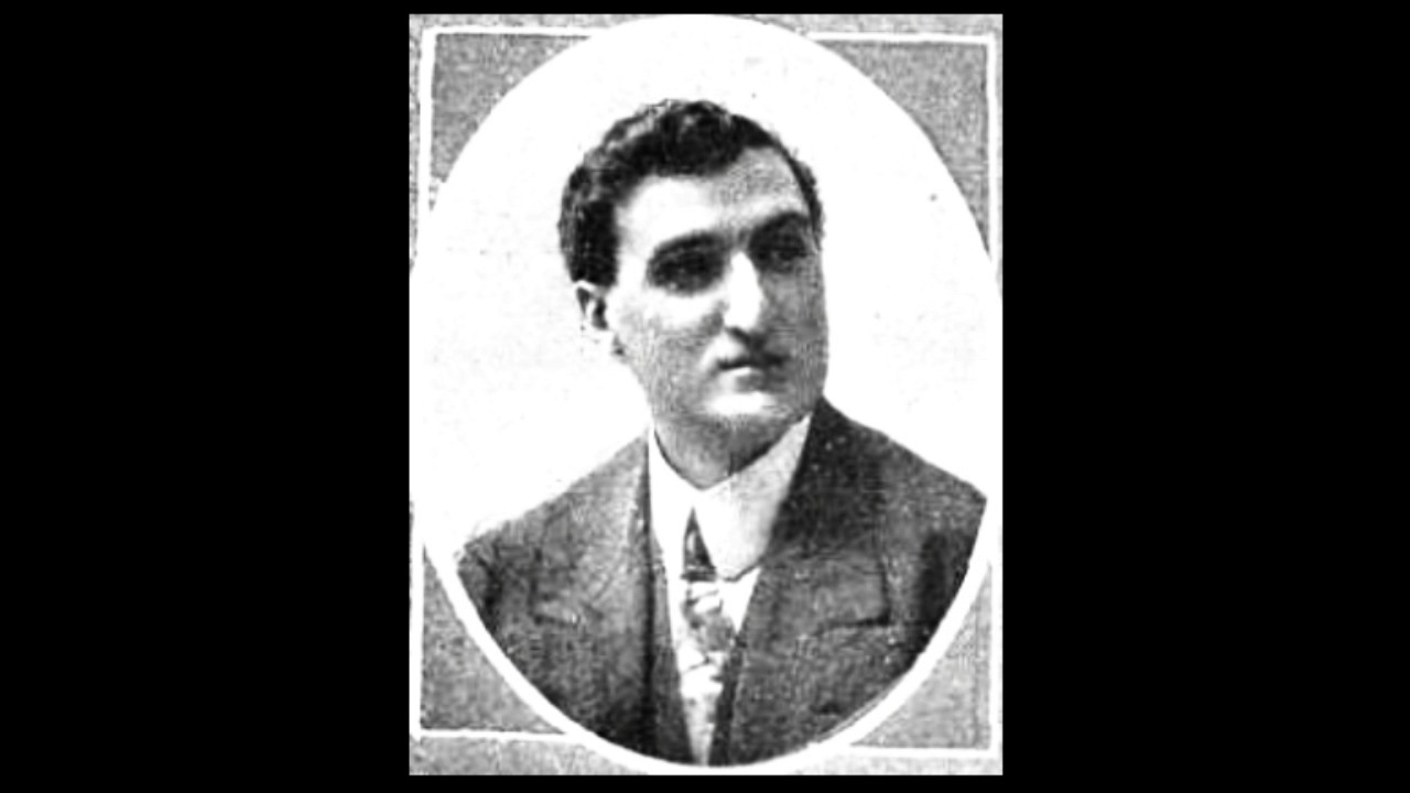 EL GUITARRICO Senor Emilio Sagi-Barba (baritone) - YouTube