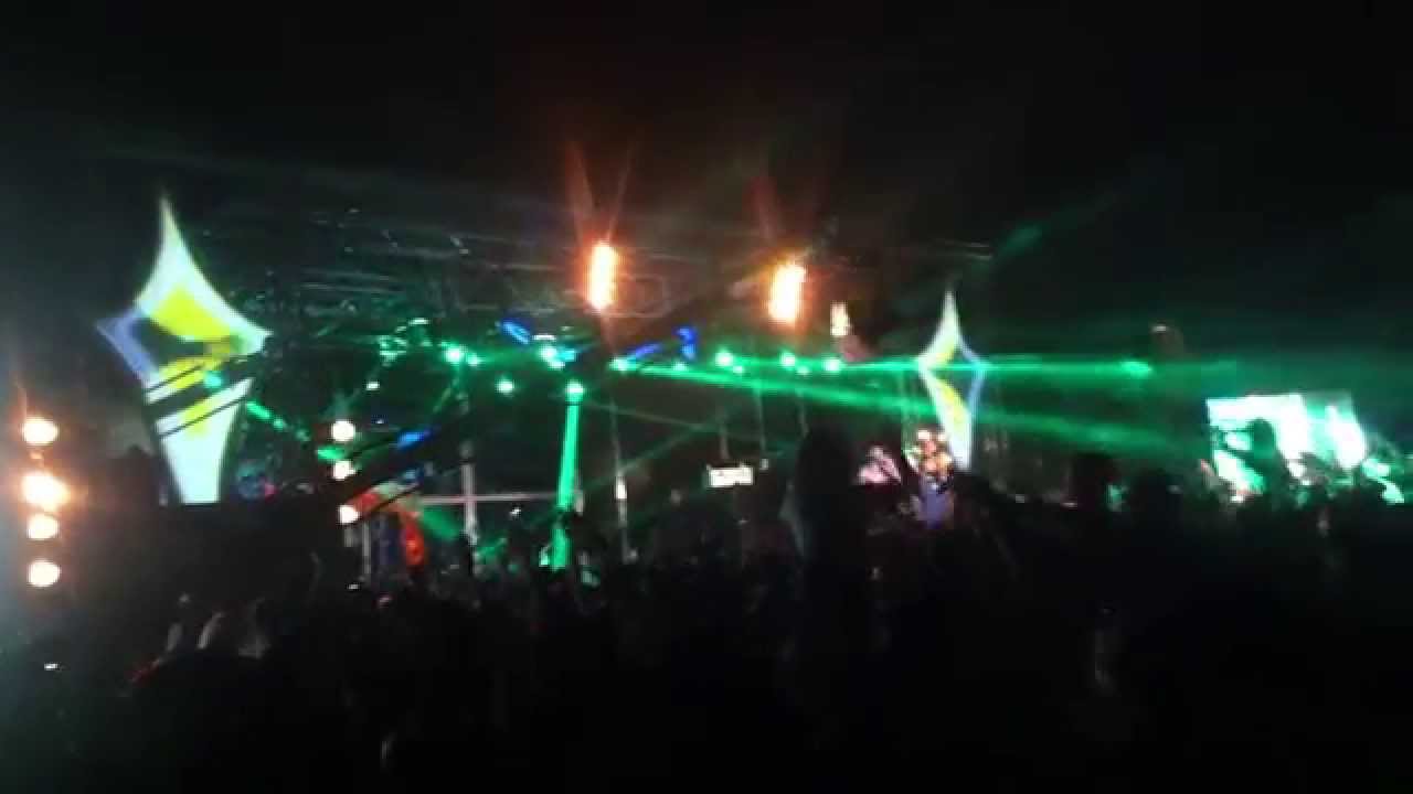 MGK - Mind Of A Stoner and Hell & Back with Kid Ink live at EST Fest ...