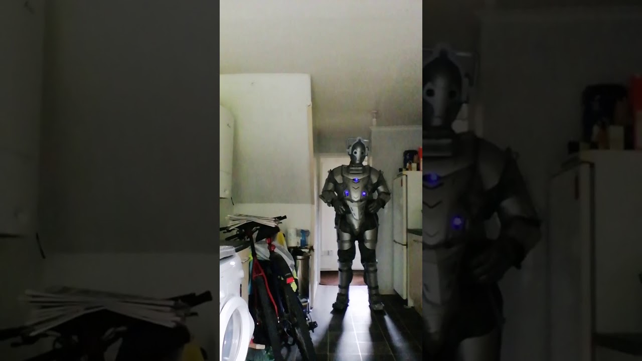 CYBERMAN COSPLAY - YouTube