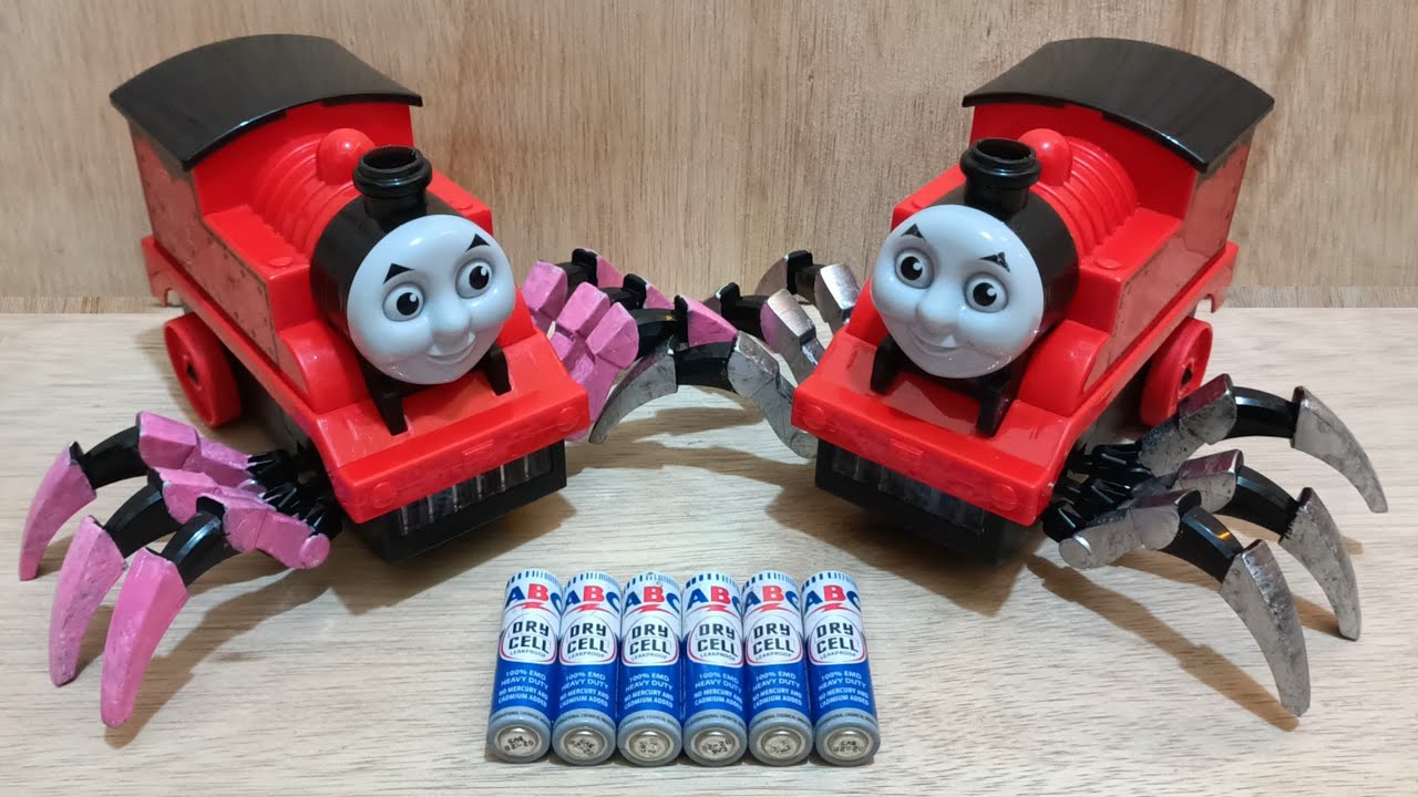 unboxing dan merakit mainan kereta laba-laba kembar,kereta hantu thomas ...