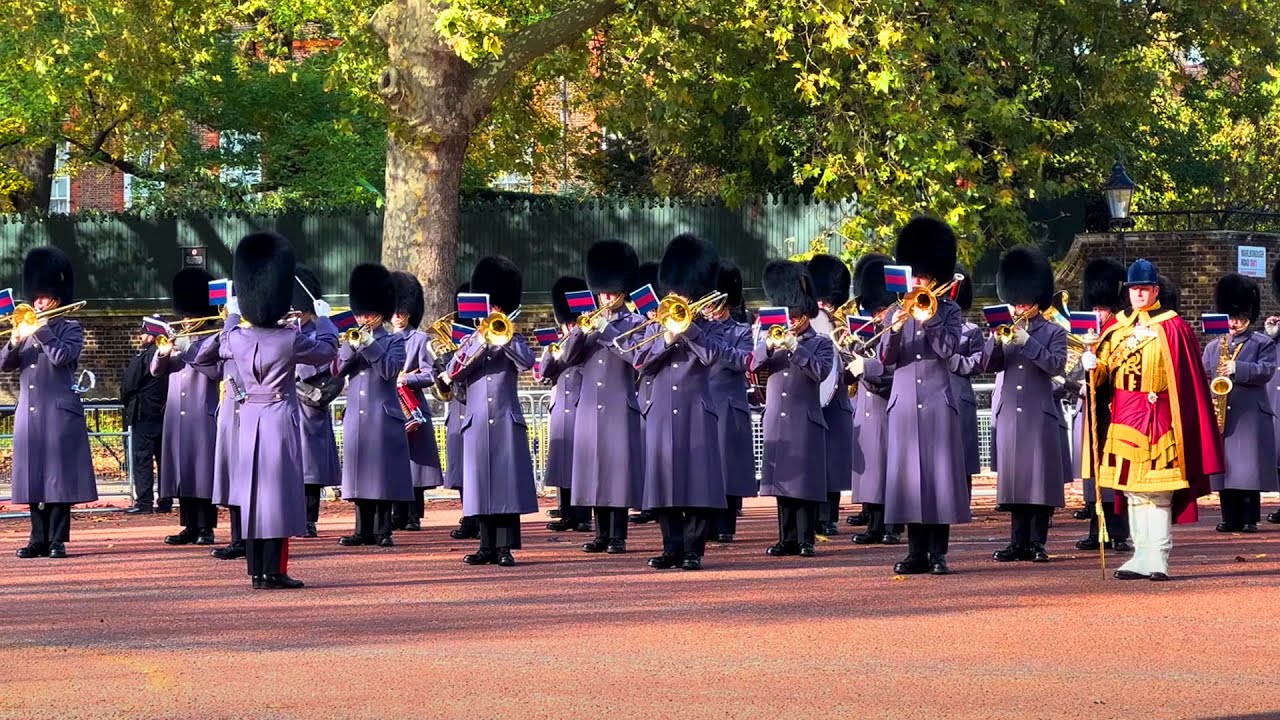 Amazing Royal Band Plays ''Don't Stop Me Now'' - YouTube