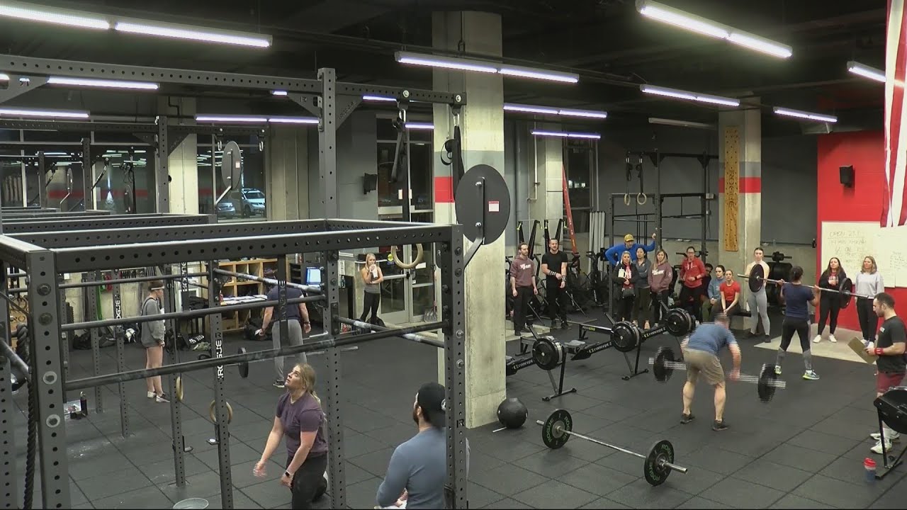 Crossfit Gym Competition - YouTube