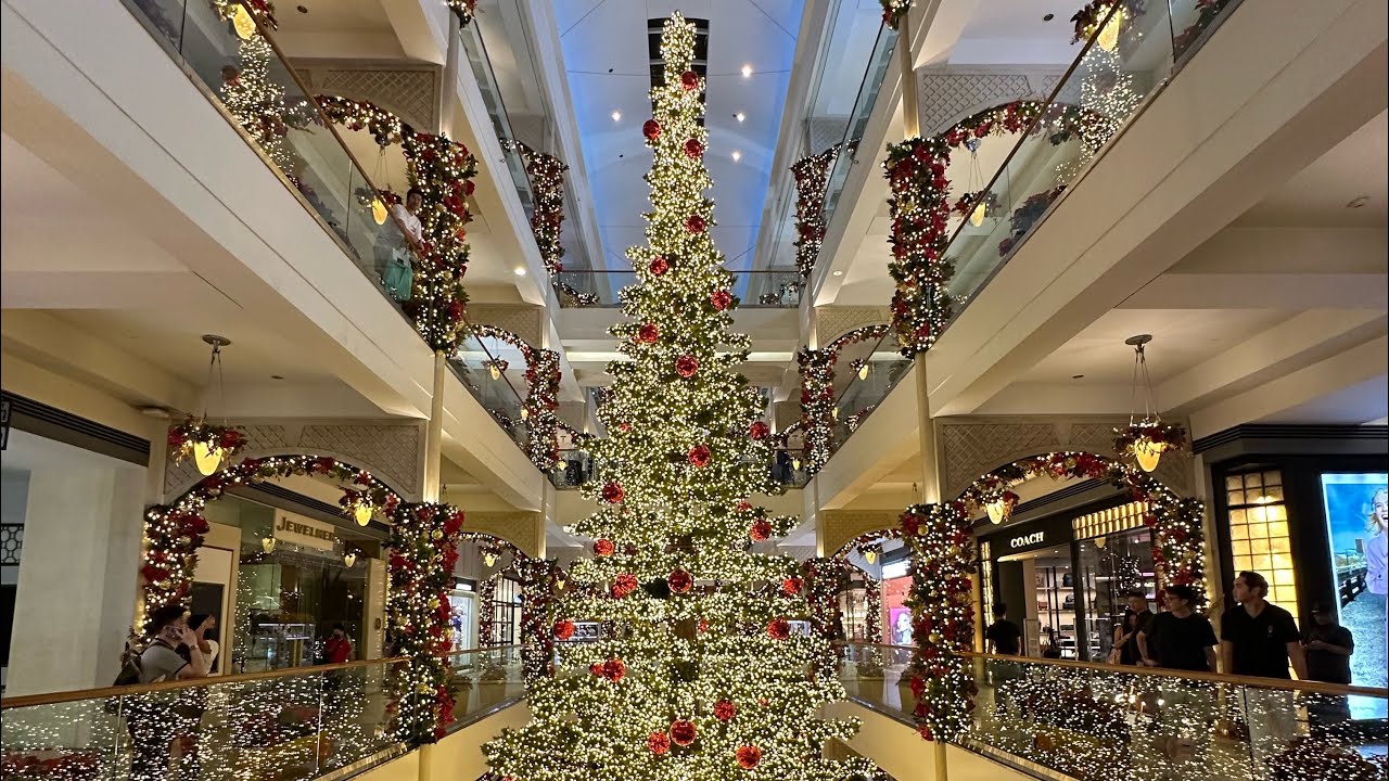 Powerplant Mall Christmas 2024 🎄 with animatronics | Rockwell Center ...
