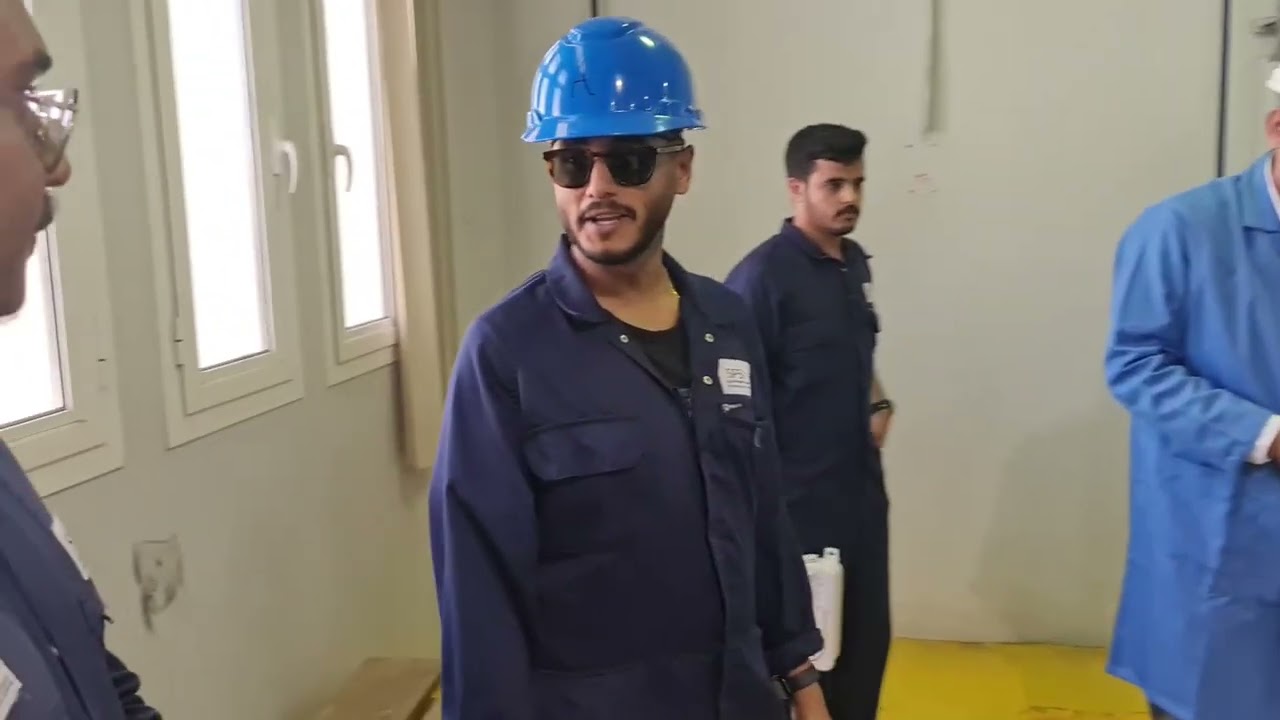 Manual handling accident scenario - YouTube