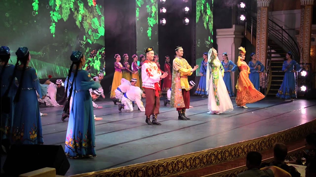 Banquet Performance Grand Theater, International Grand Bazaar, Urumqi ...