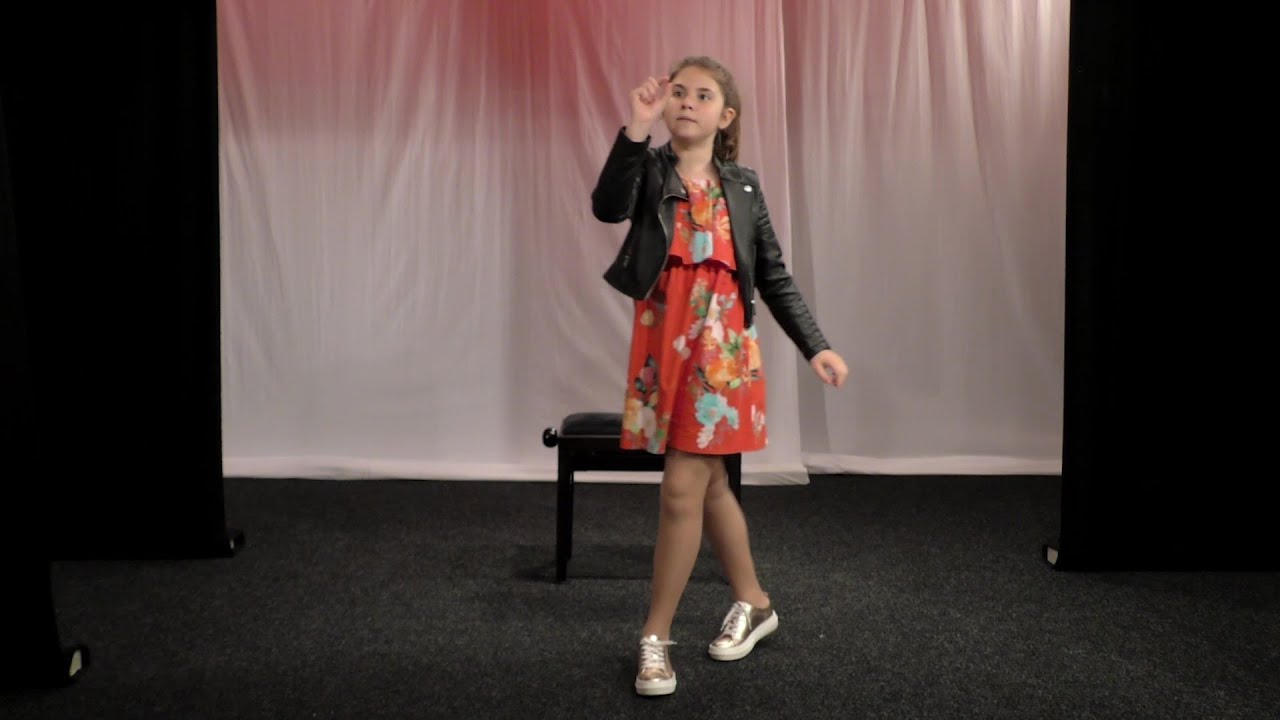 Andreea Turcu - moment teatral -" Rețeta de slăbit" - text de Octavian ...