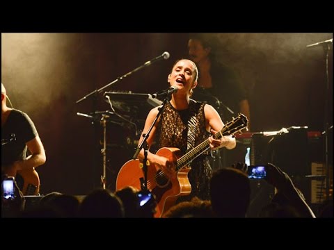 Julieta Venegas - Dos Soledades - Algo Sucede - Letra - YouTube
