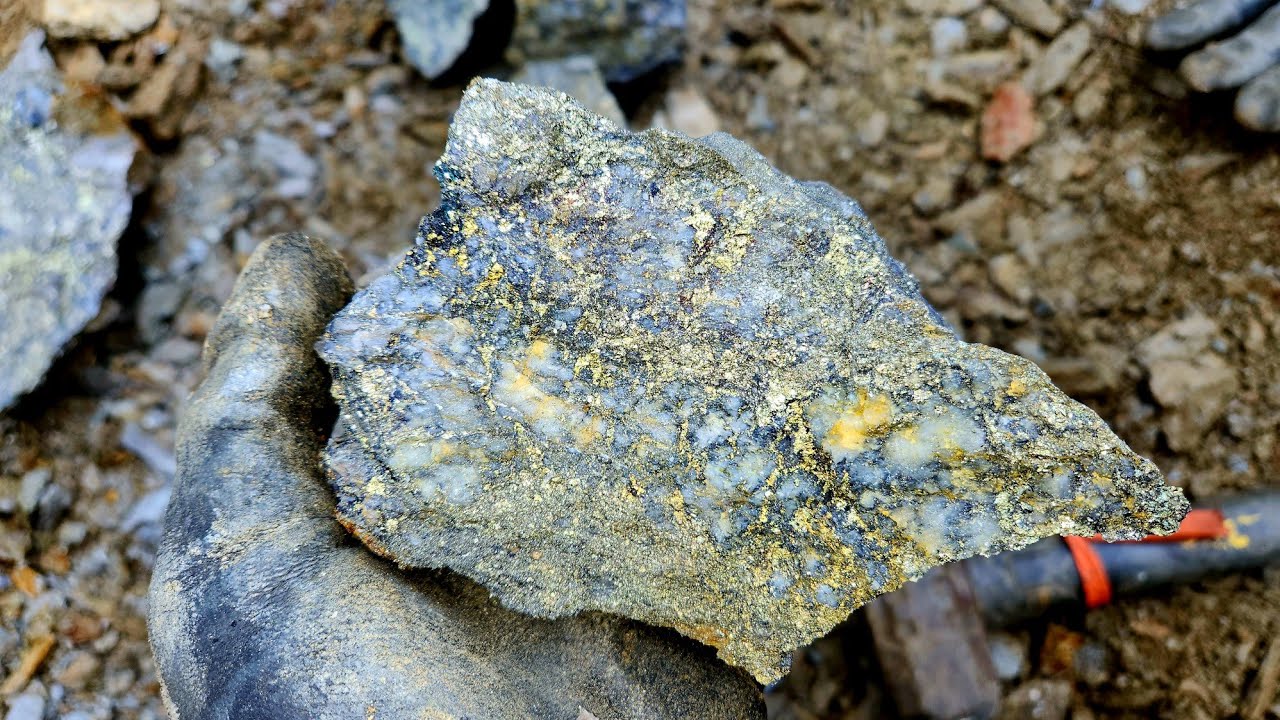 This Is Turning Into A Massive Copper Vein! - YouTube