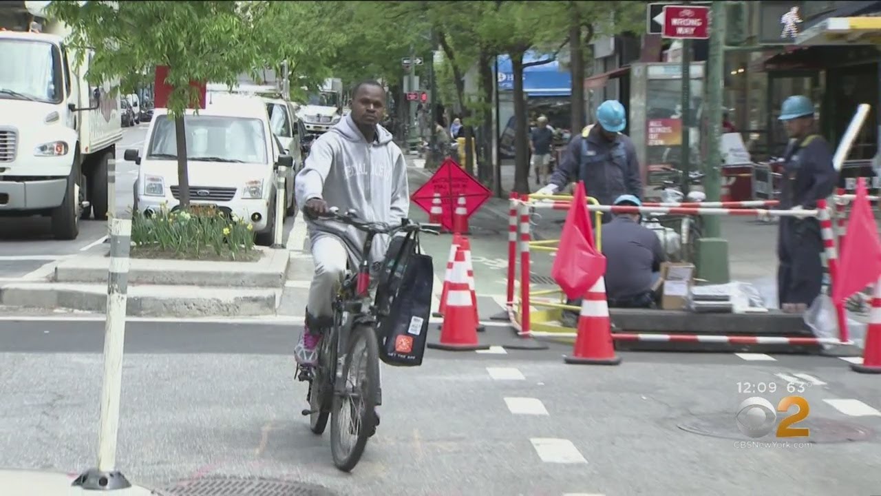 'Green Wave' Initiative Aims To Help Protect Cyclists On Streets - YouTube