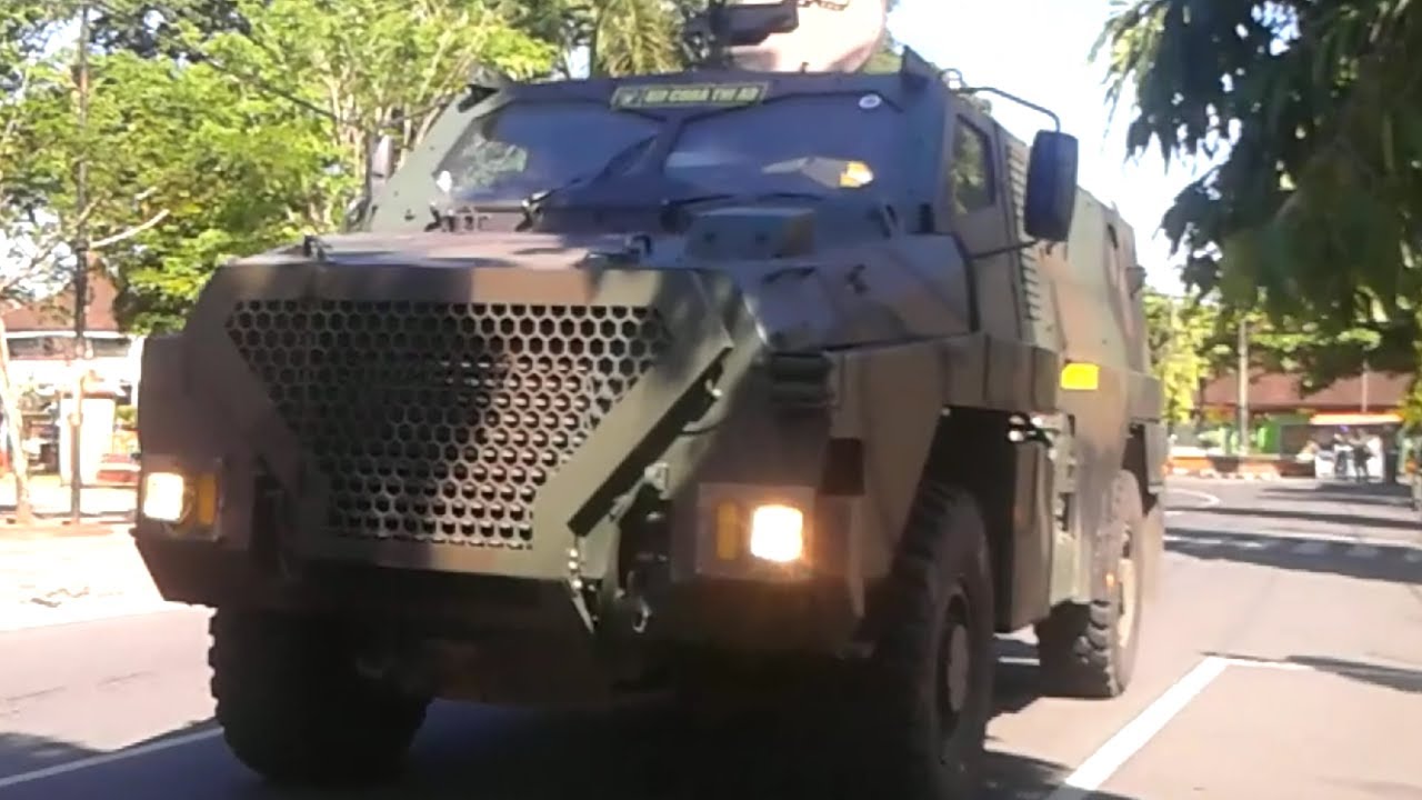 TNI TAMBAH ALUTSISTA (APC BUSHMASTER "SANCA") - YouTube
