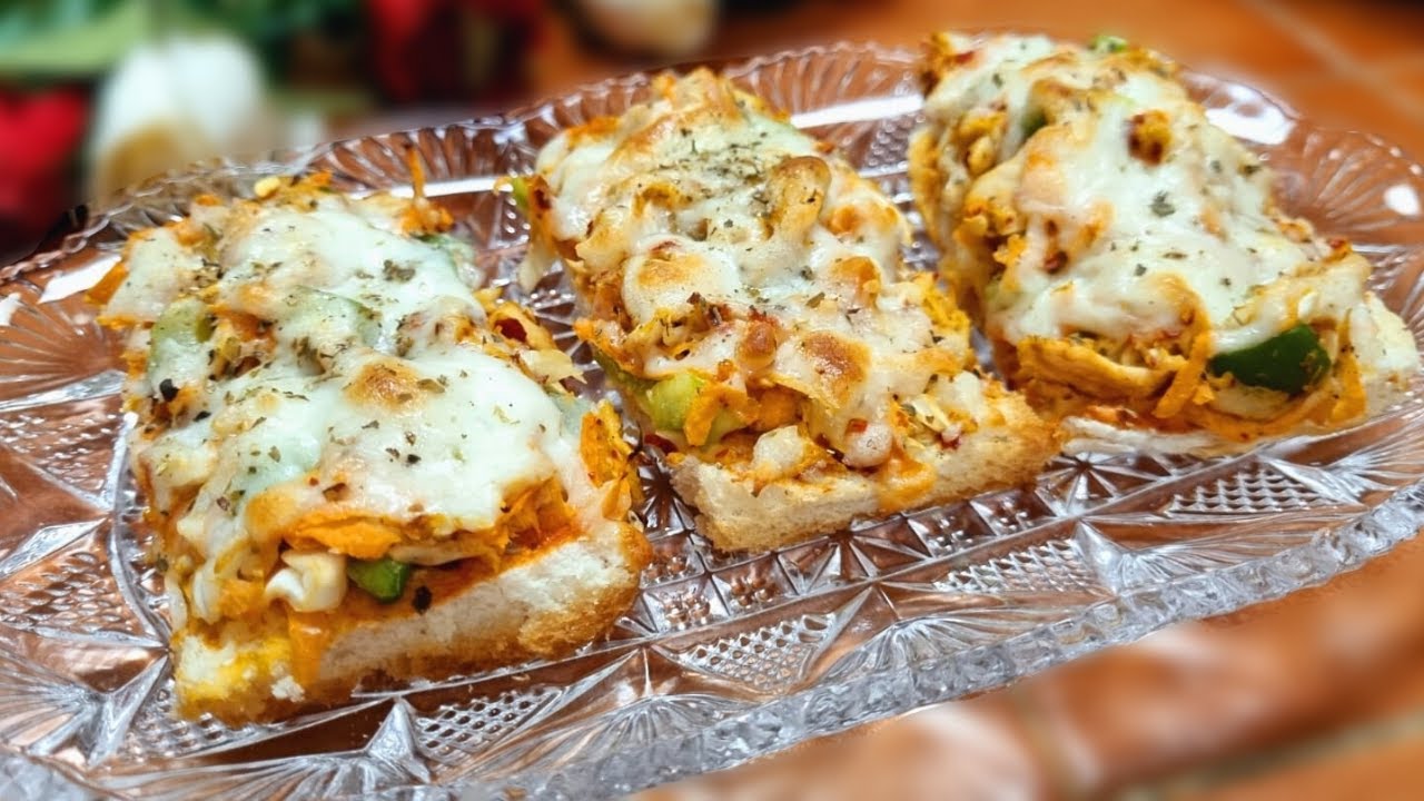 Cheesy Mini Pizza Toast Recipe! - YouTube