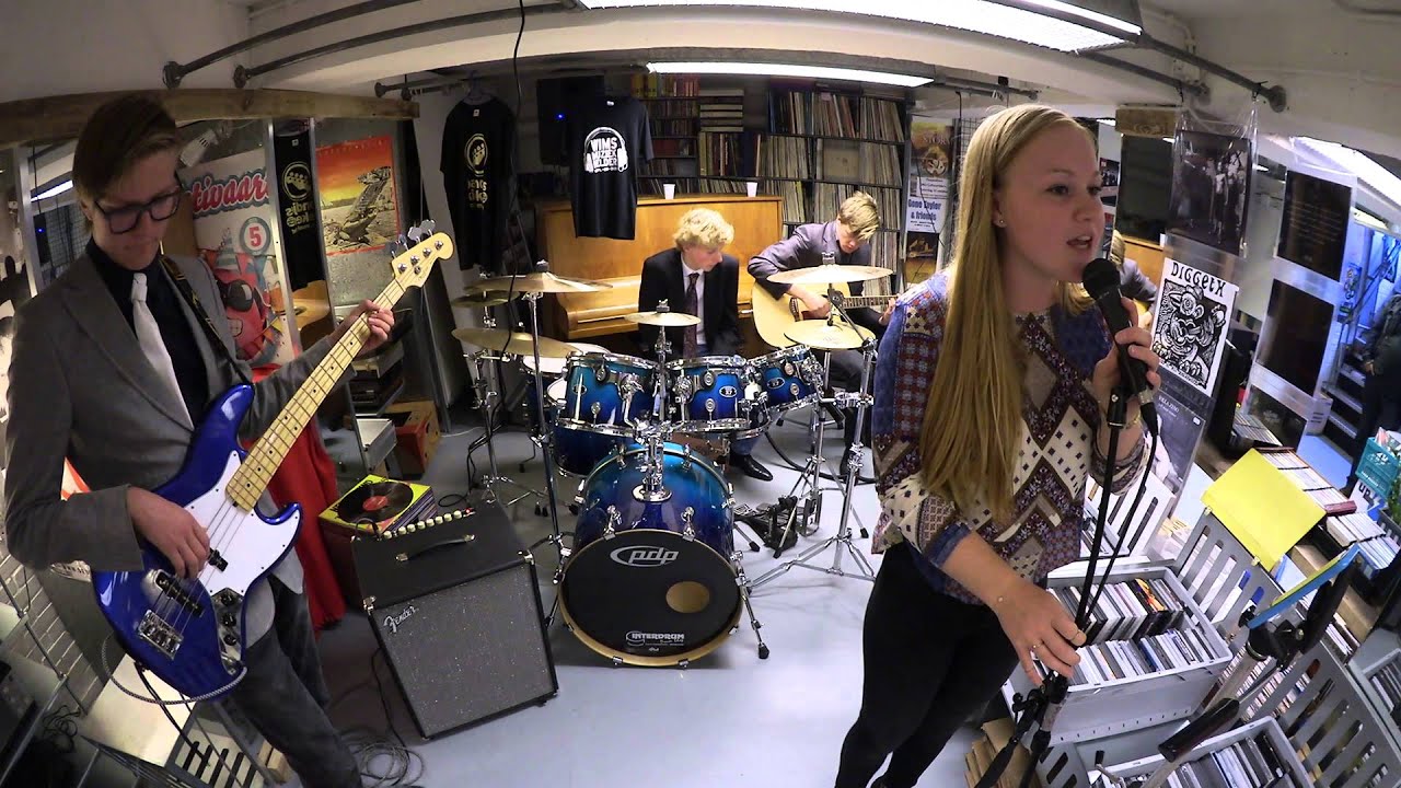 2015 Room for the Third ft. Lisa Schol @ Wim's Muziekkelder - YouTube