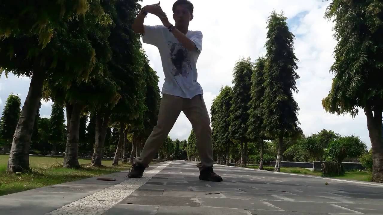 DANCE ANIMATION | Electronic - Loosid - Clouds - YouTube