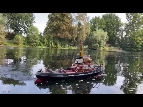 RC tugboat „Odin“ from robbe with sound - YouTube