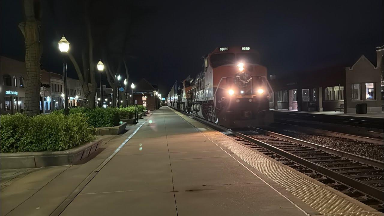 BNSF H1 Dash 9 Leads An Eastbound BNSF Intermodal Train At LaGrange Road On May 4, 2025 - YouTube