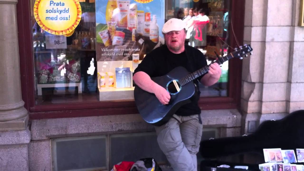 Awesome Singer - Dave Stewart - Live @ Stockholm City - YouTube