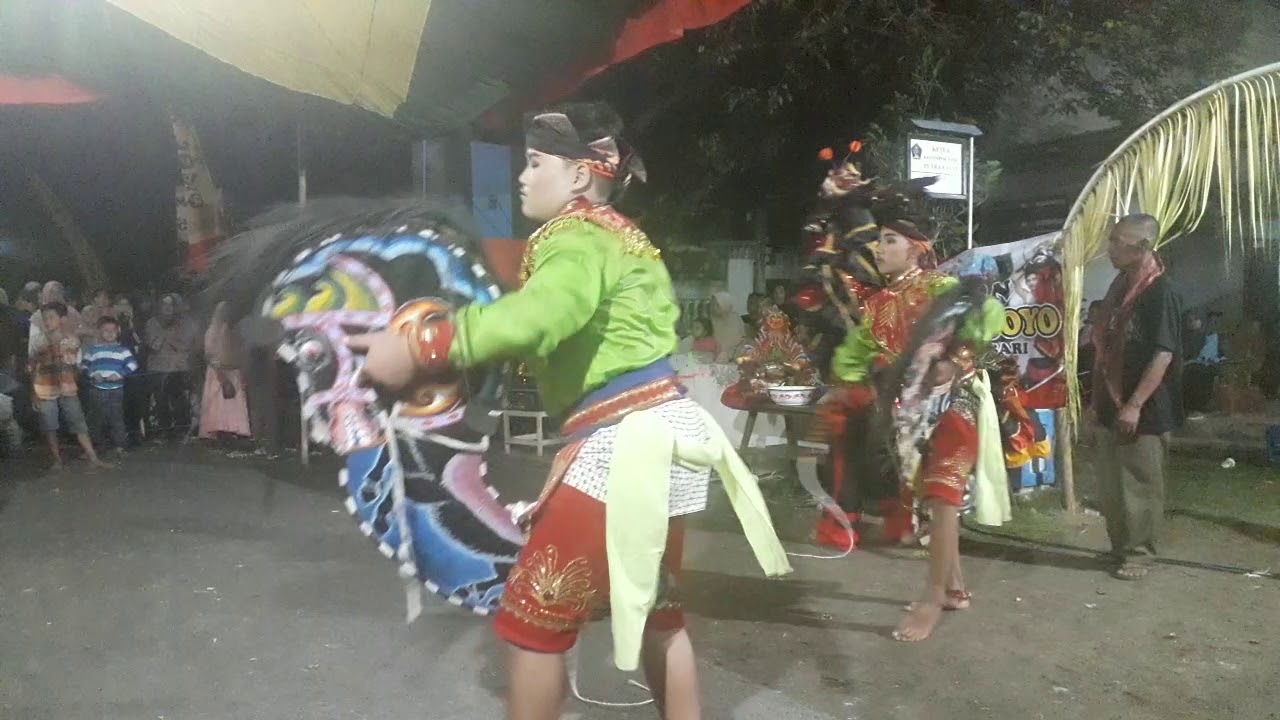 TURONGGO JOYO tari barongan - YouTube
