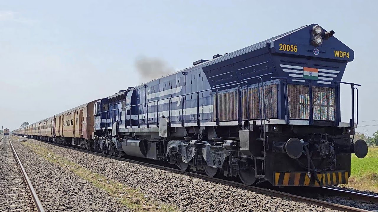 17642 Narkher - Kacheguda Intercity Express with Gooty WDP4 Locomotive ...