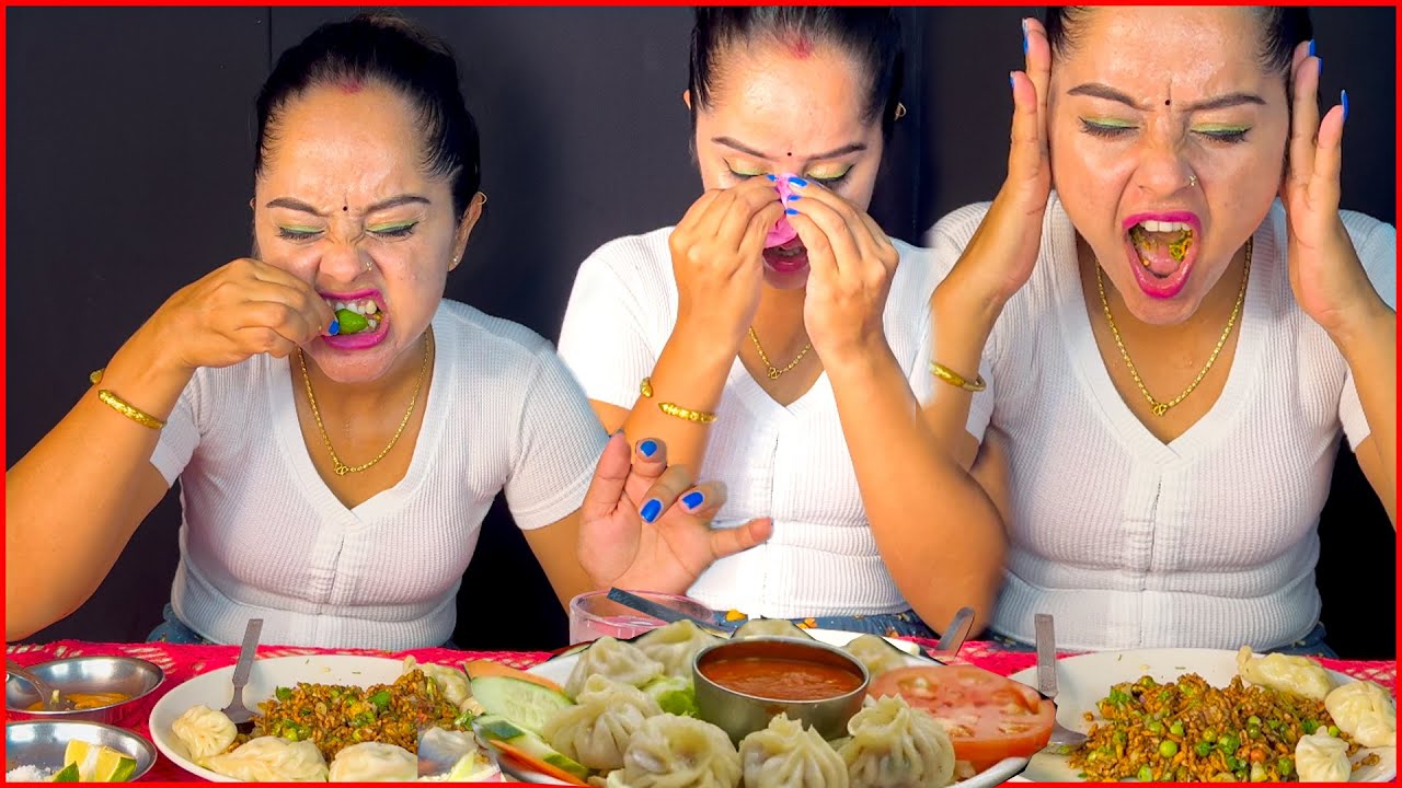 SPICY 🌶️ FOOD CHALLENGE !! AKABARE ,MOMO AND GILO CHATPATE 😋😋गिलो चटपटे ...