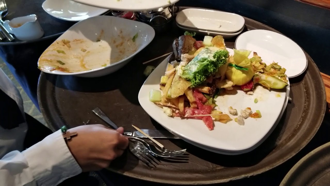 Stacking a bus tray - YouTube