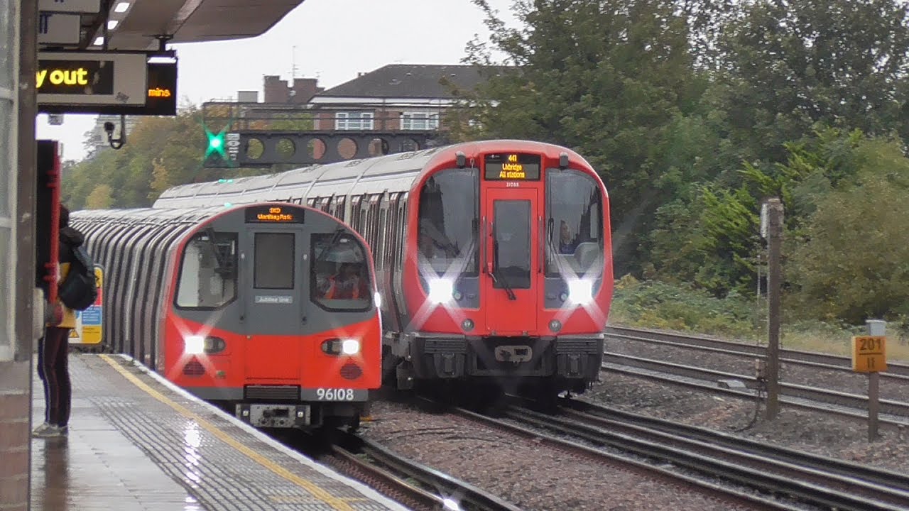 Jubilee and Metropolitan Line Observations 26/10/19 - YouTube