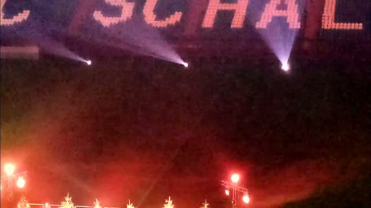 Weihnachtssingen auf Schalke mit Volker Rosin - YouTube