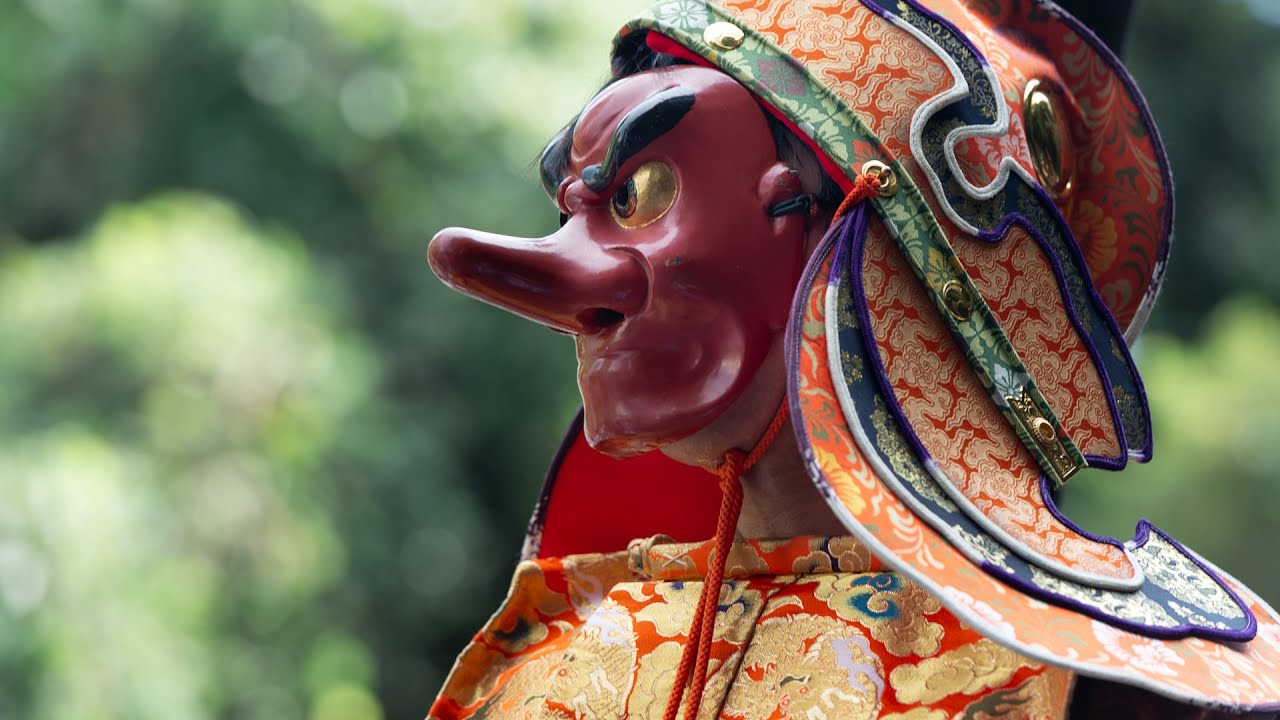 Menkake Gyoretsu (Procession des Masques) au sanctuaire Goryo à ...