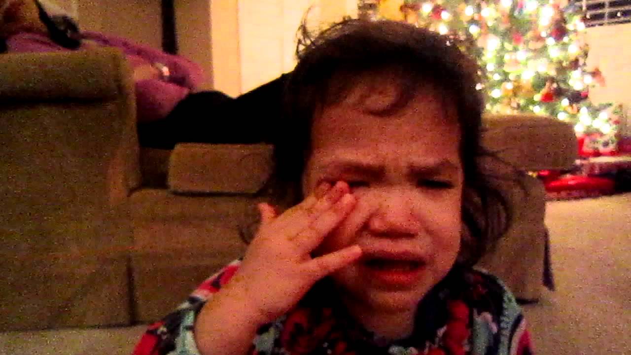 Hannah crying a storm.MOV - YouTube