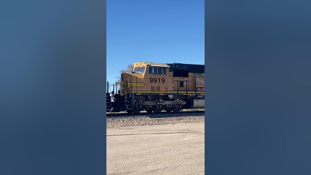 BNSF SD70MAC #9919 (Avondale, Texas) - YouTube