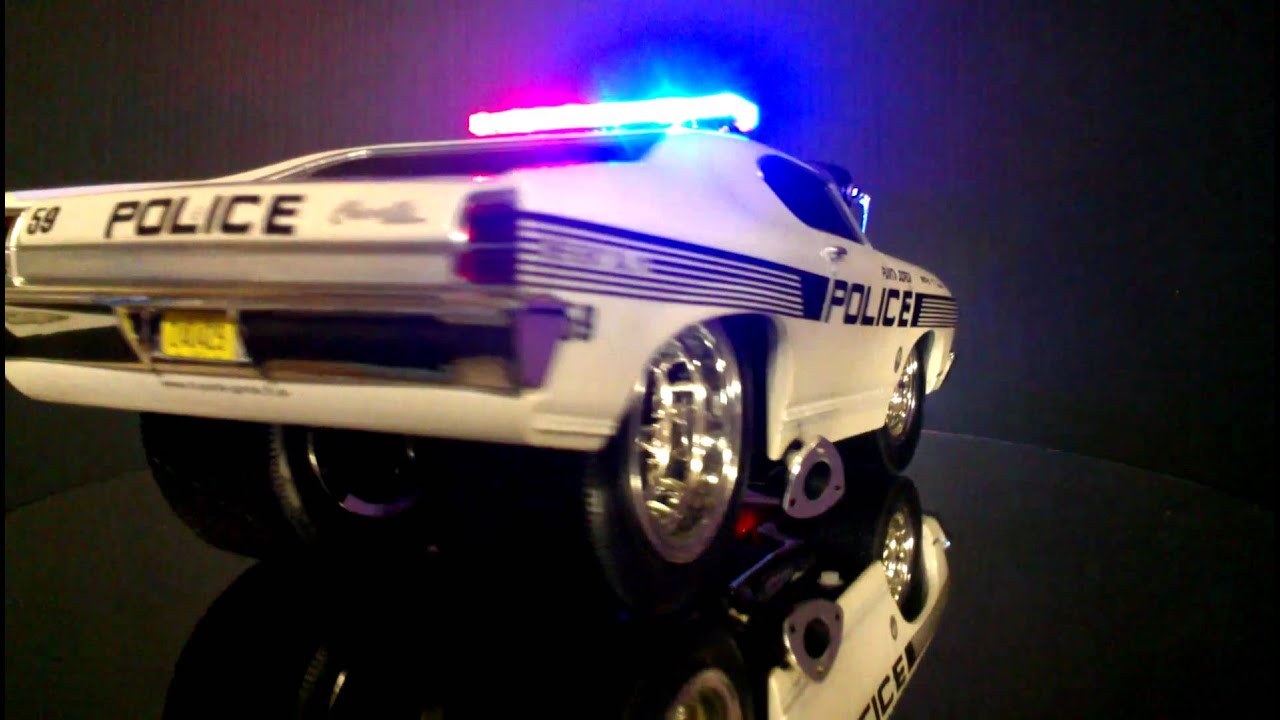 1/18 Chevelle Muscle Machine "police car" - YouTube
