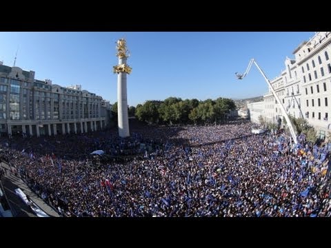 Gürcistan'ta genel seçimler için son kozlar oynanıyor