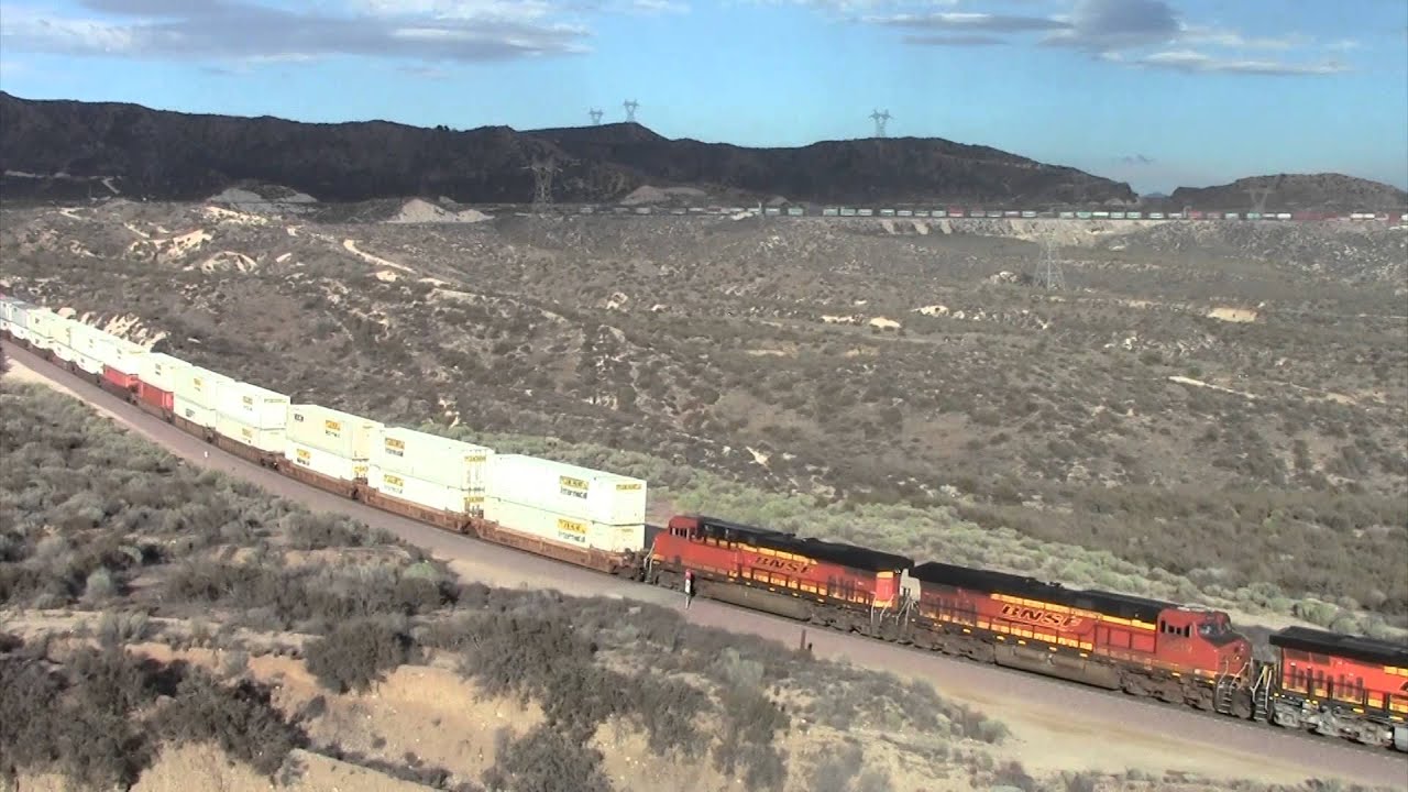 BNSF 7129 Winds Down Cajon with Z Train - YouTube