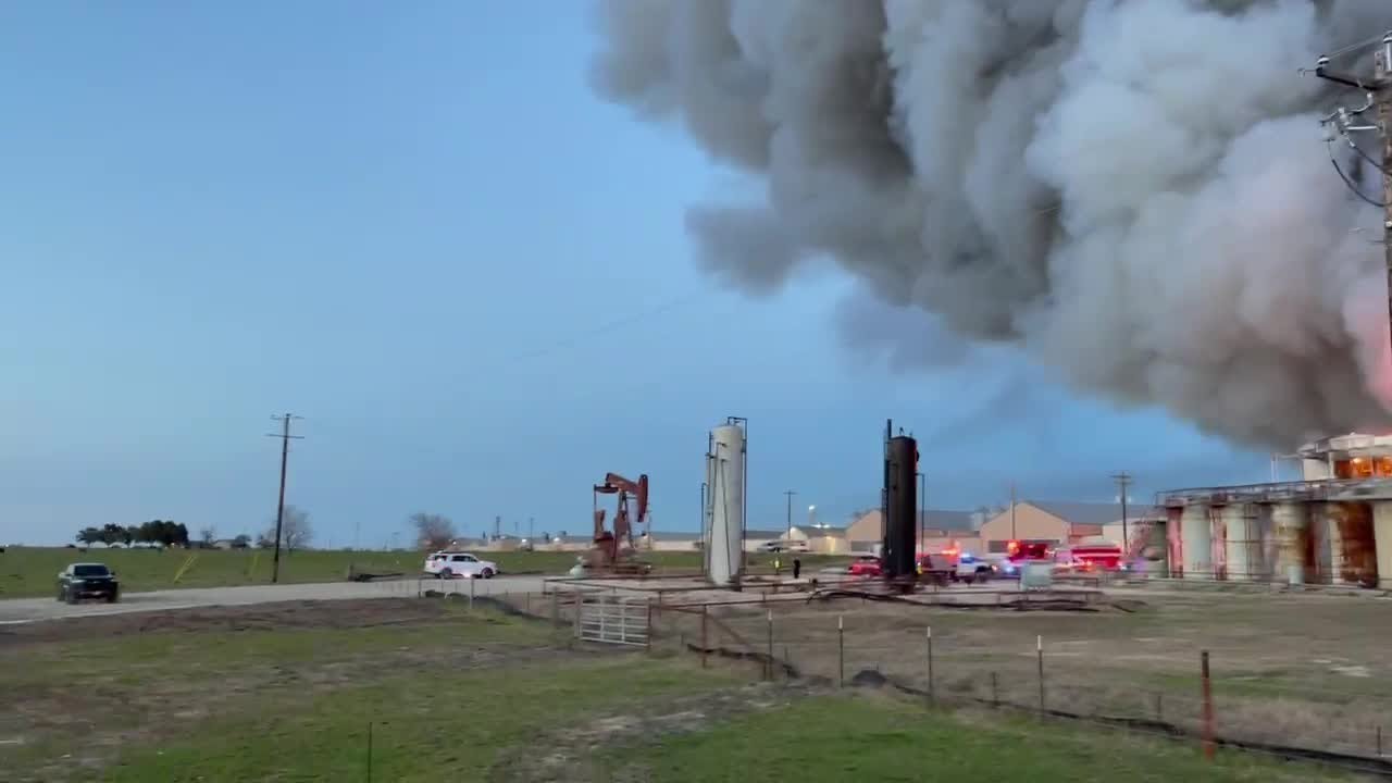 Large fire at Feather Crest chicken farm in Kurten - YouTube