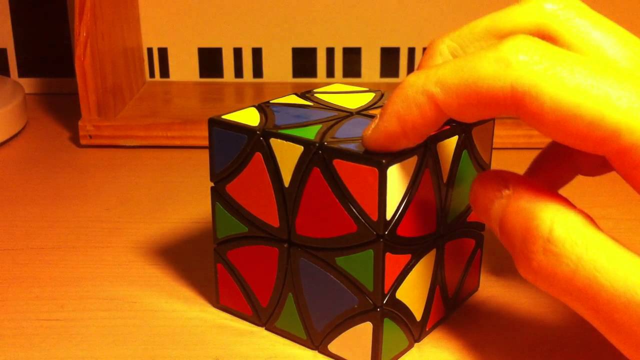 Comment résoudre le rubik´ s cube curvy copter (1/2) - YouTube