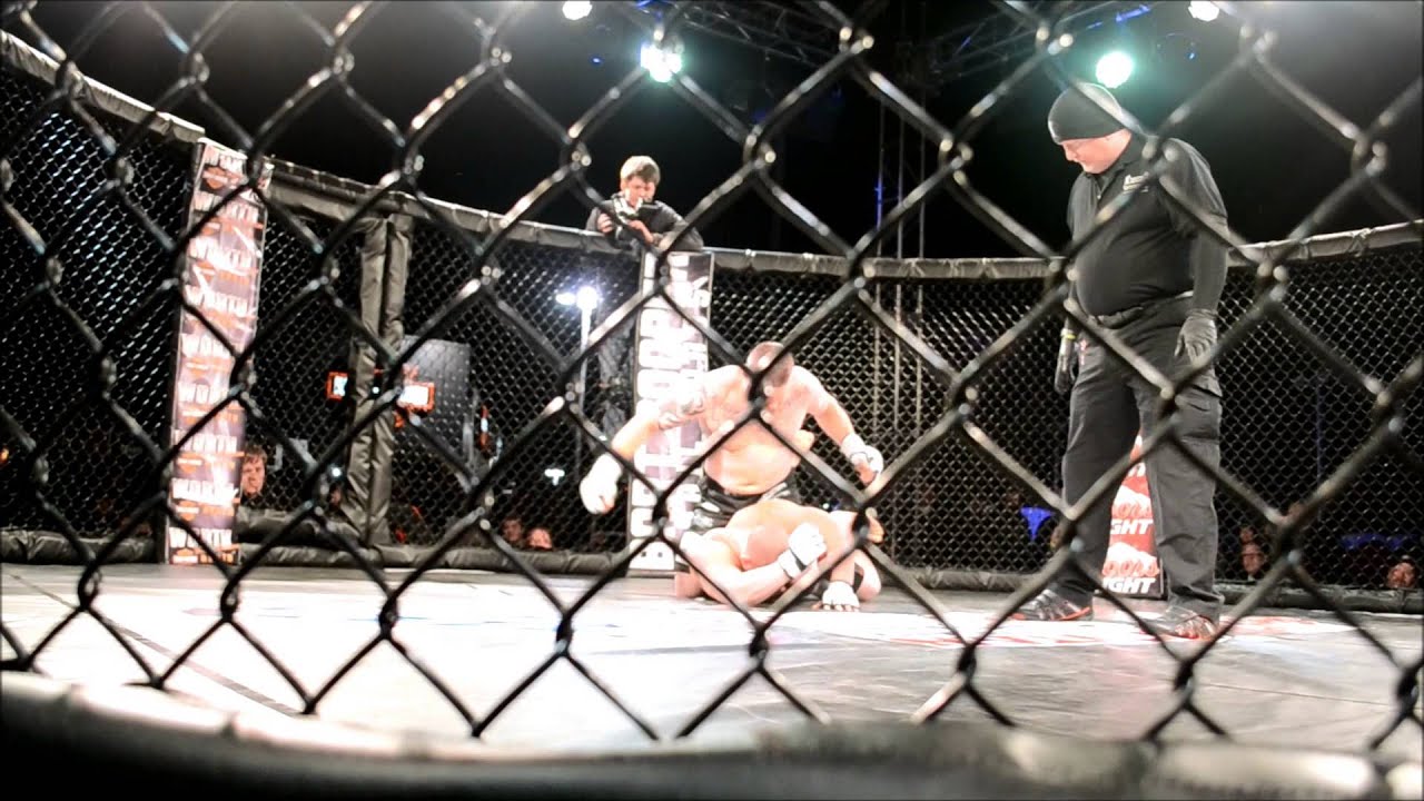 MMATopics.net: Josh Baker puts his opponent to sleep - YouTube