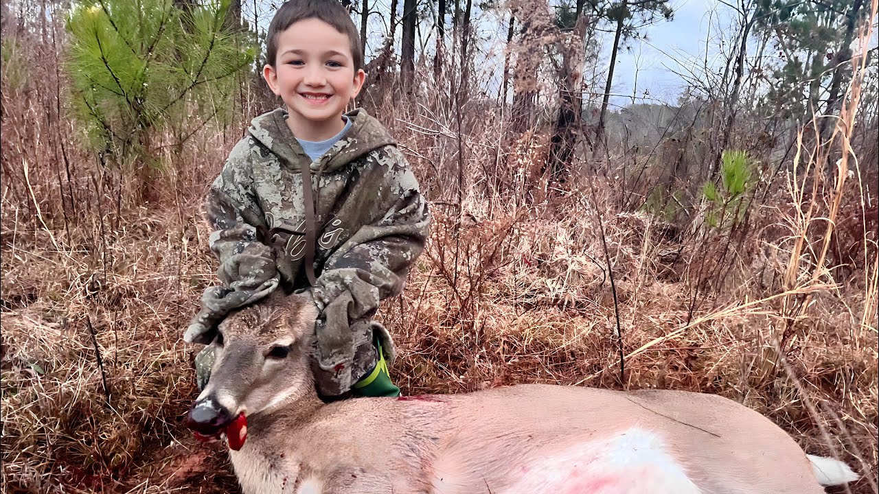 First deer at 6 years old on the last youth day of the season. - YouTube