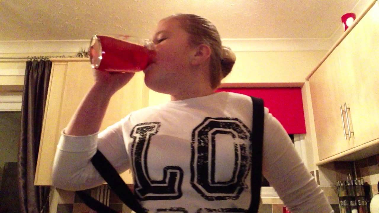 how to down a pint in 5 secs - YouTube