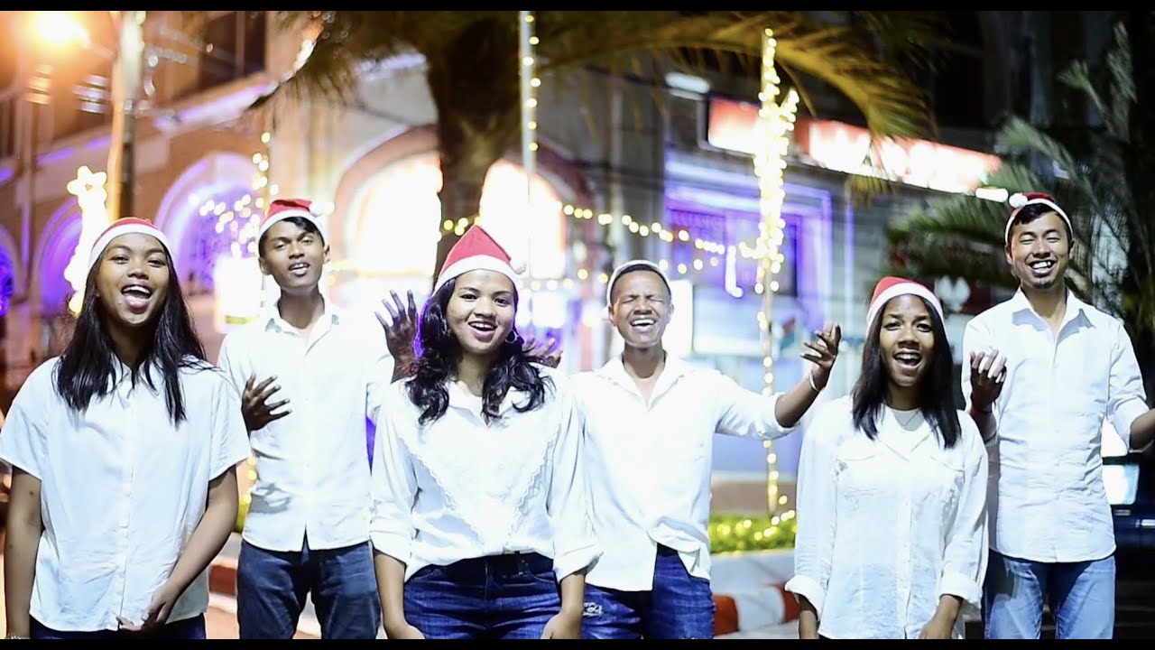 Christmas Medley by Baobab Choir, Madagascar - YouTube