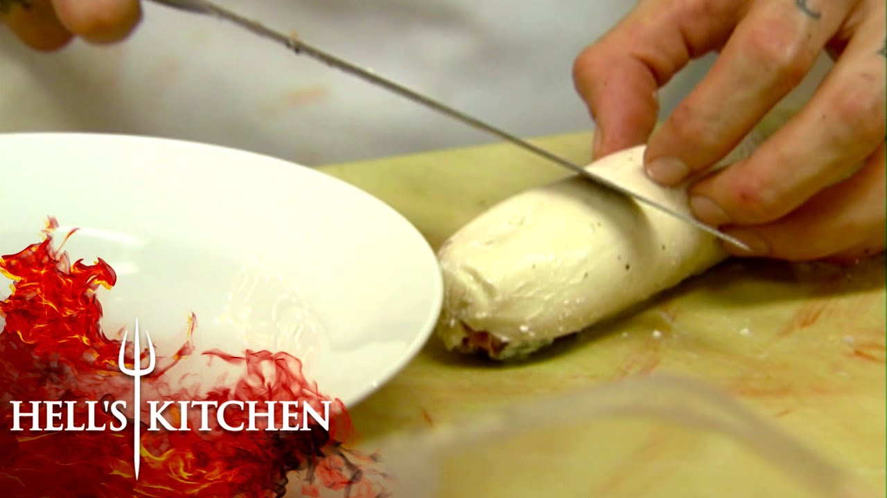 Chefs Family SPITS OUT His Food | Hell's Kitchen - YouTube