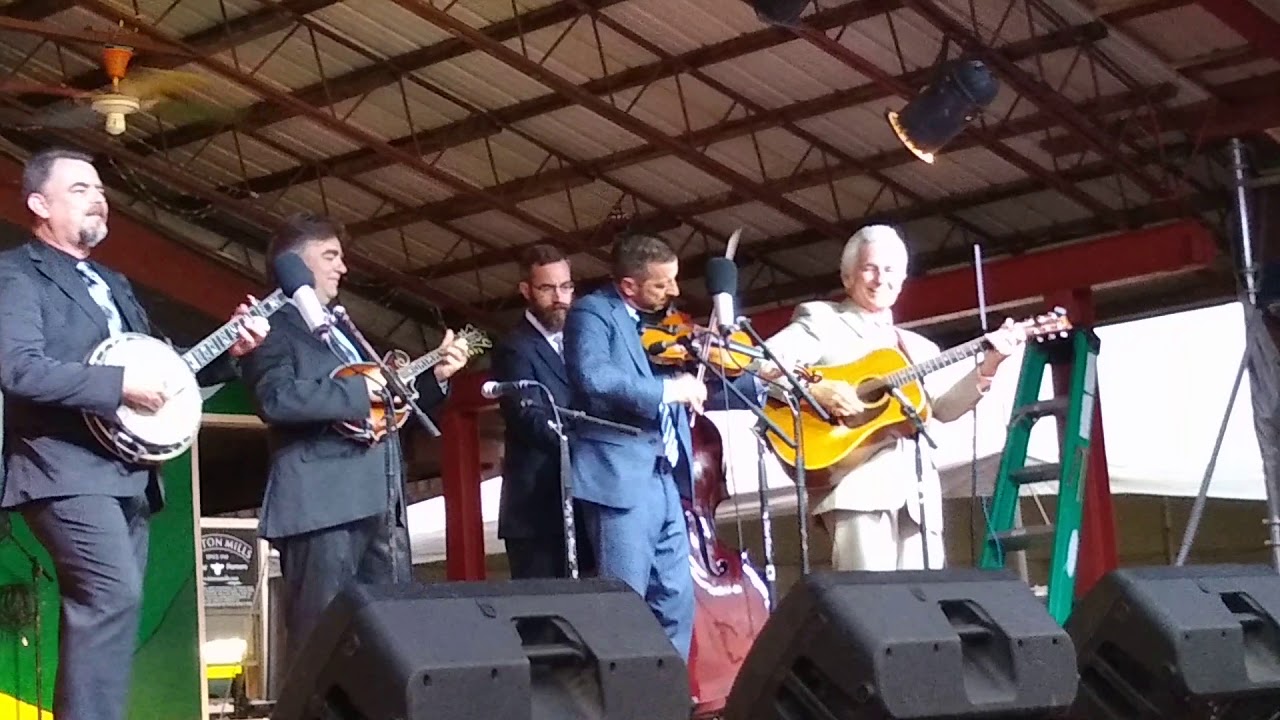 Del McCoury Band (featuring Jason Carter on fiddle) - YouTube
