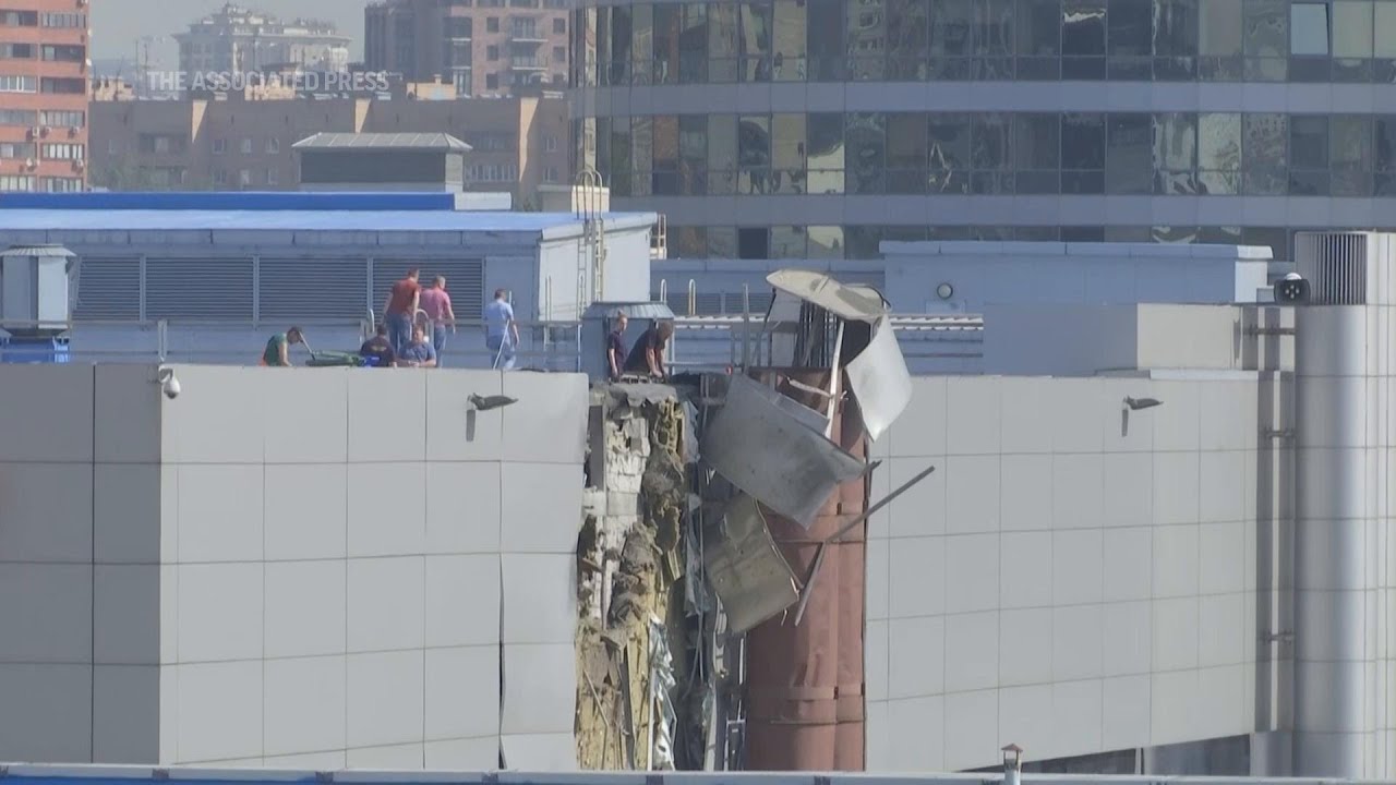 Russia shoots down Ukrainian drone over Moscow - YouTube