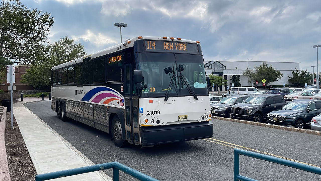 2021 Motor Coach Industries MCI D4500CT Bus 21019 Leaving Bridgewater ...