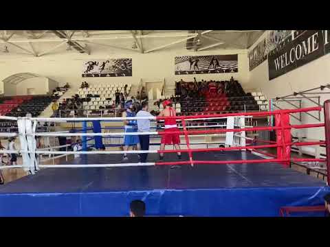 Gənc boksçu rəqibini 9 saniyəyə nokaut etdi