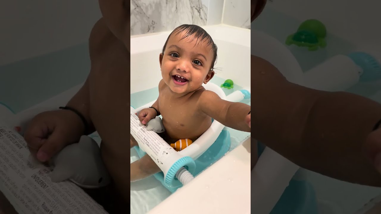 Cute baby Rhythm’s bath time - YouTube