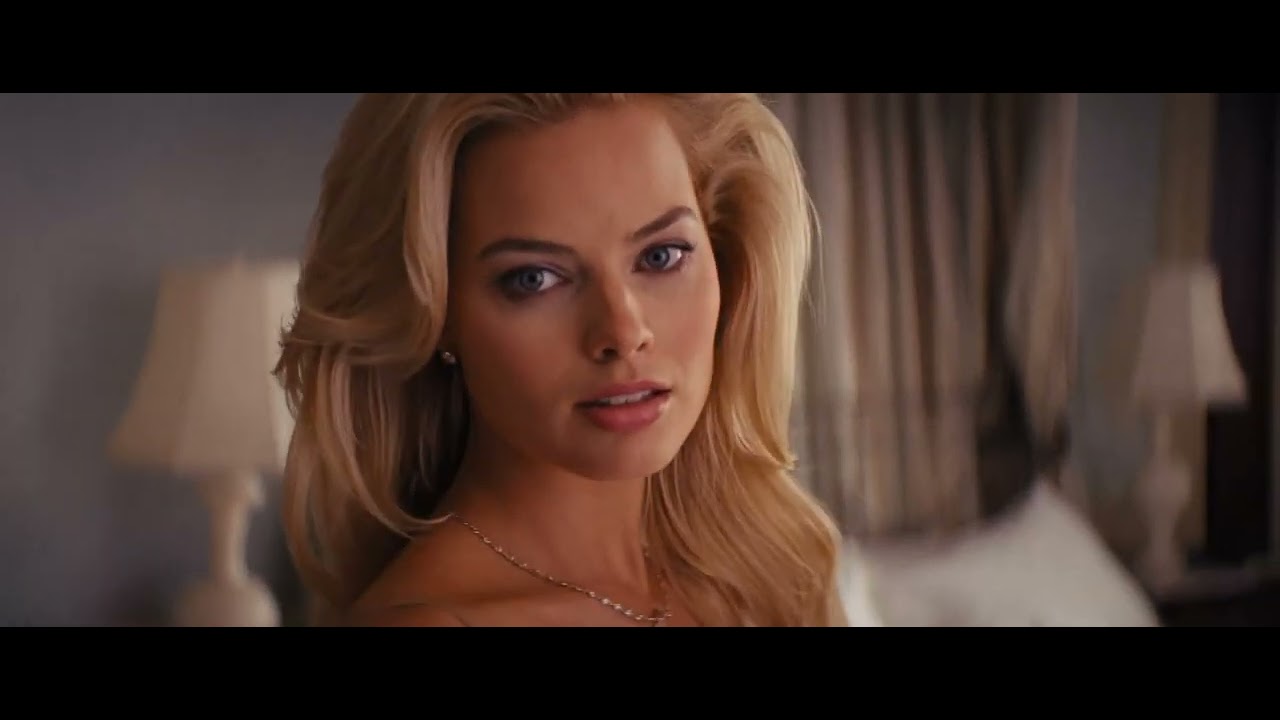 Margot Robbie en El Lobo de Wall Street (2013) - YouTube