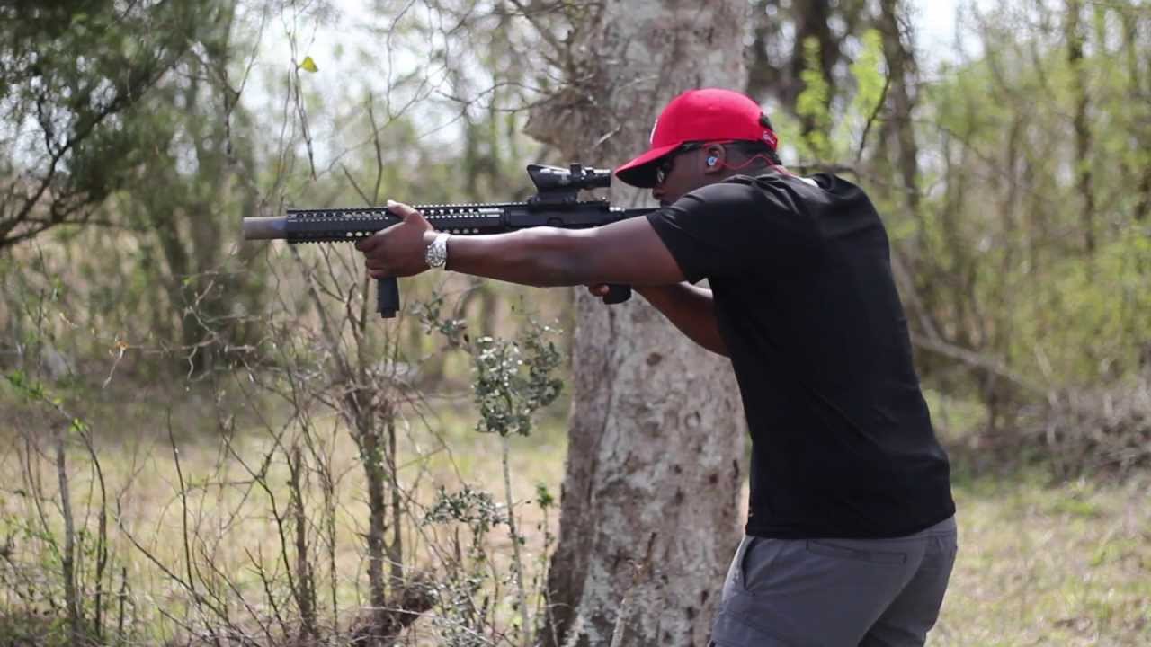 SUPPRESSED MACHINE GUN SHOOTING - YouTube